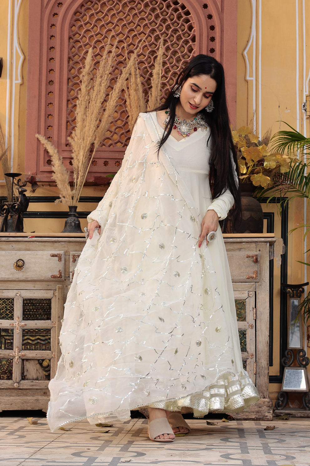 Vaniki Off White Chiffon Anarkali Set – Amaanyaa