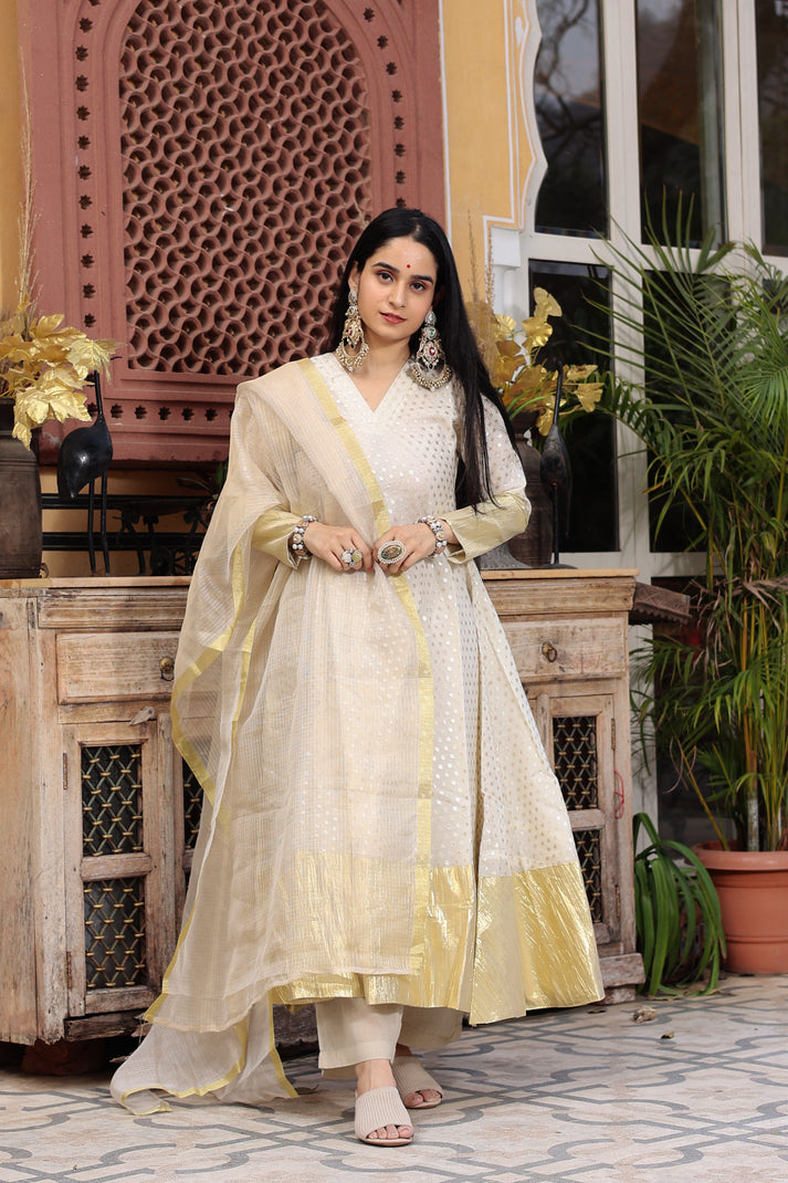 Gora Suit Set – Amaanyaa